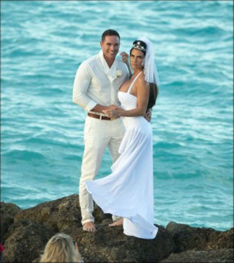 The Bride With The Eye Catching Chest 17 Pics