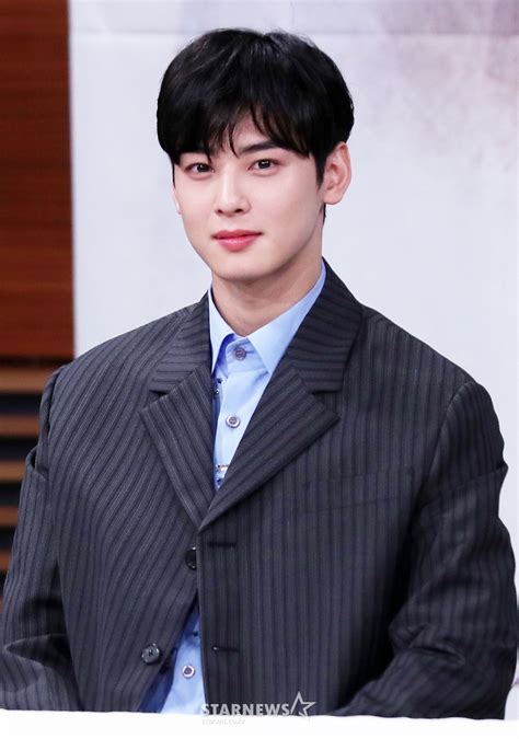 포토]차은우 눈 마주치면 이런 느낌