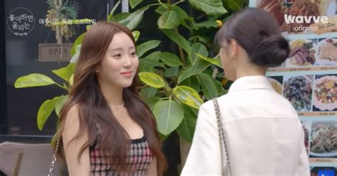 좋아하면 울리는 짝짝짝 연애 예능 사상 최초의 女 女 커플 되나백장미 자스민 좋알람 울렸다