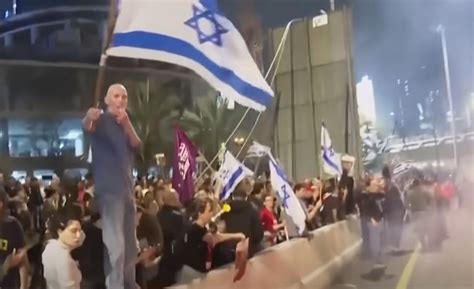 Повеќе од 100 000 луѓе ширум Израел протестираа против Нетанјаху Канал 5