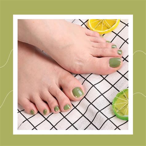 40 Mẫu Móng Chân Đẹp Màu Xanh Rêu Sang Trọng Quý Phái Tiki