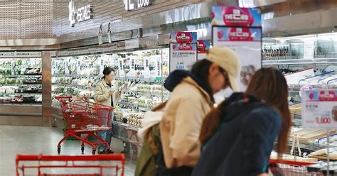 고물가에 집밥 선호대형마트서 신선식품 잘 팔린다