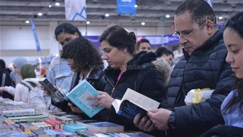 400 ألف زائر لمعرض الكتاب في اليوم الثاني صور