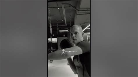 Как же хочется ударить Разбить посуду Чтобы что то разрушилось