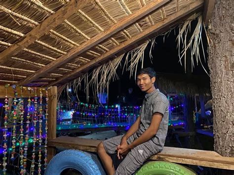 គេងនៅសាលាដូងគីរីរម្យឥតបង់ប្រាក់ឡើយ Tnaot