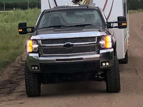2009 Chevrolet Silverado 2500 HD Wheel Offset Flush Suspension Lift 7