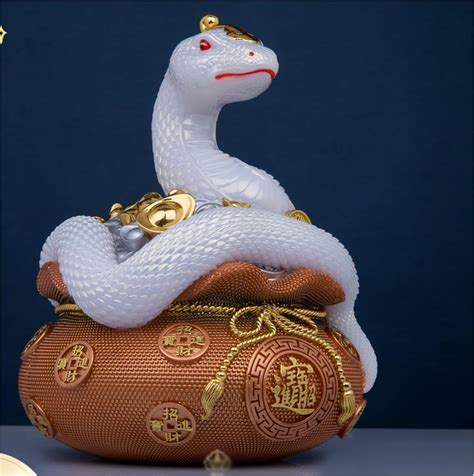 Jp 白へび ヘビ 白蛇 巳年 置物 縁起物 風水グッズ 風水 蛇 置物 陶製ヘビ 飾り物 開運祈願 金運のヘビちゃんで