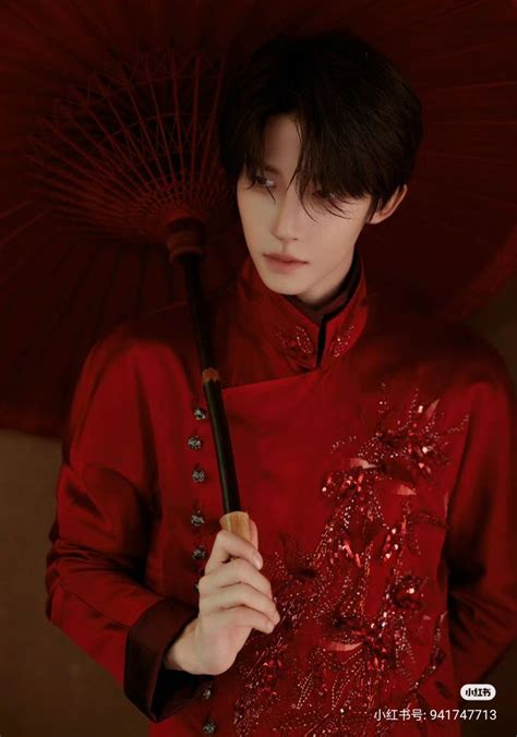Pin By Artur White On Zapisane Na Szybko In 2025 Poses Chinese New Year Outfit Art Reference