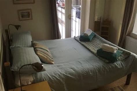 19 church court cottage accommodation in stamford