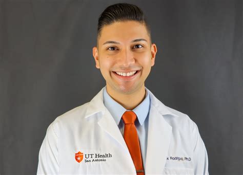 Dr Derek Rodriguez Using A Personal Cancer Journey To Inspire Others To Share Theirs Salud