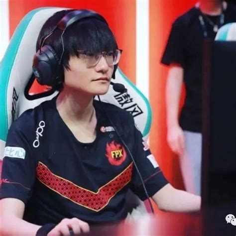 韩网热议“fpx小组赛淘汰”：太棒了！心情真的很好，nuguri再回lck吧比赛
