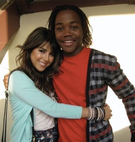 Pin By R🐭 On Nostalgia Victorious Cast Andre Victorious Icarly And