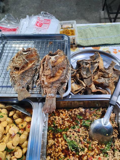 มากินข้าวราดแกงตอนตี 5 ร้านหนึ่งเดียวของแถวบ้านผมกันครับ Pantip