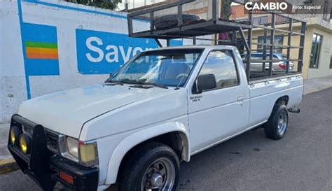 A plena luz del día se roban camioneta estacionada en Avenida Nacional