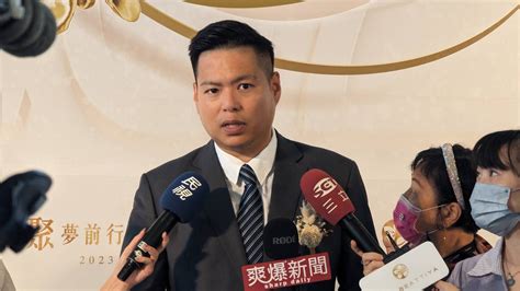 伊絲碧媞 饋贈台北市政府2輛高頂復康巴士 民生頭條