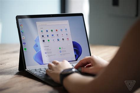 На рабочем столе Windows 11 может появиться водяной знак с