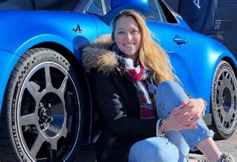 Femmes au volant clichés au tournant Auto Moto Magazine