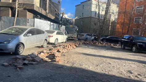 Явган хүний зам хаасан хашаа хайс зөвшөөрөлгүй хаалтыг чөлөөлжээ