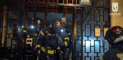 Incendio En Entrevías Desalojo Y Personas Intoxicadas Por Humo Lgn