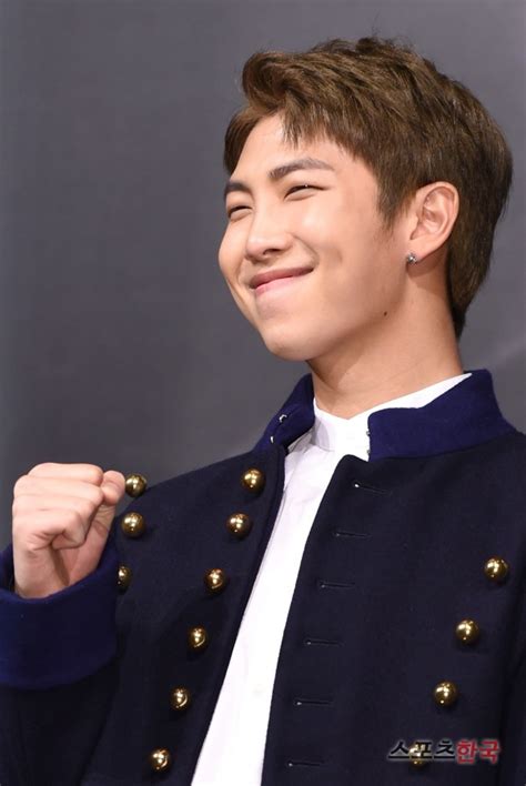 컴백 방탄소년단 랩몬스터 귀여움 터지는 표정