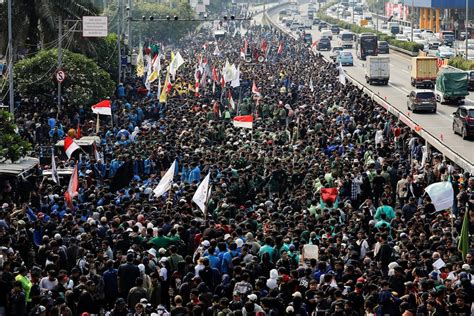 Indonesia Shelves Plan To Revise Election Law As Protests Rage Reuters