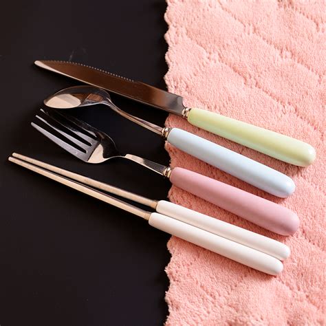 日式儿童防滑刀子叉子勺子筷子陶瓷磨砂手柄一人食分餐马卡龙多色虎窝淘