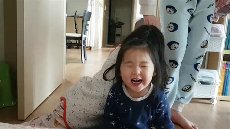 룡 엄마와의 은밀한 거래 포착 Youtube