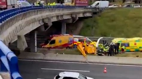 Un Helicóptero Se Estrella En La M 40 De Madrid Marcatv