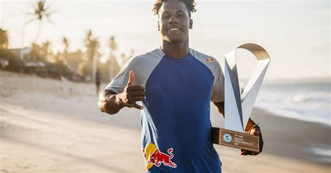 Tangled Lines Deury Corniel Thekitemag