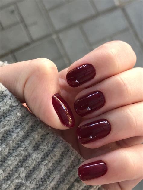 Ногти бордовые Простой маникюр Дизайнерские ногти Бордовые ногти