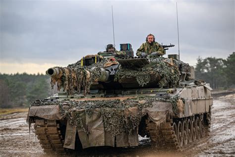 Leopard 2 вже в Україні Польща передала перші танки