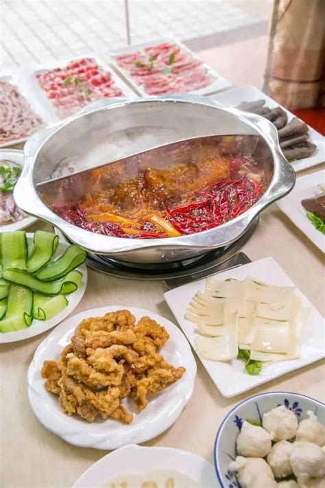 這家火鍋店有「毒」！辣到上天，麻到高潮！還任性派免費福利，必去！ 每日頭條