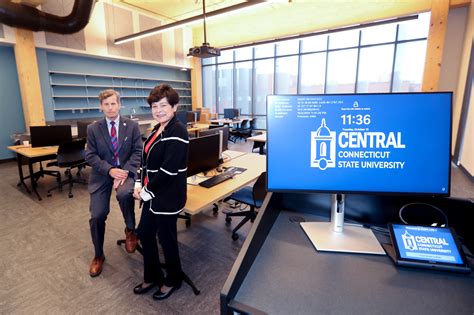 Larosa Alumni Complete The Renovation And Expansion Of The Ccsu Elihu Burritt Library