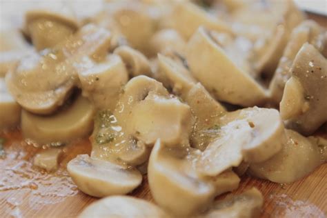 Spicy Marinated Mushroom Pizza Pizza Quest With Peter Reinhart