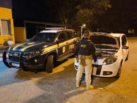 Carro furtado em Cruz Alta é recuperado pela PRF em Santa Maria