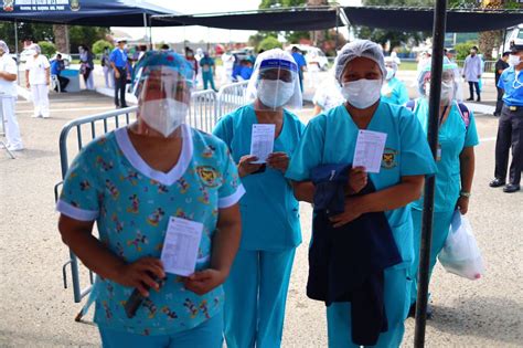 Vacuna COVID 19 Personal de salud del Hospital Naval recibió la primera dosis contra el