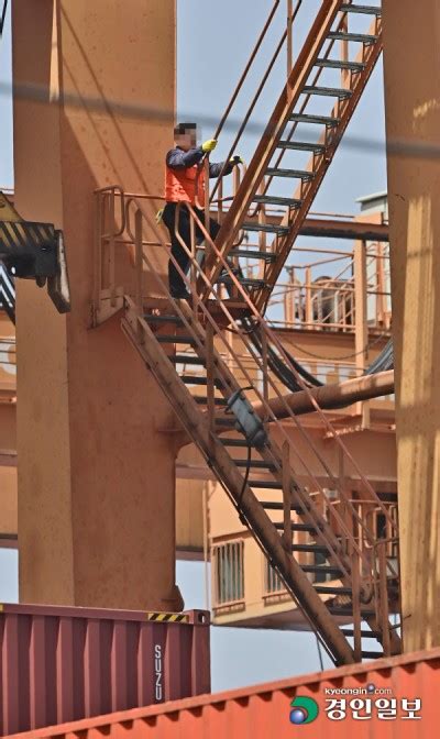 미세먼지 지침 작업중지 권고 희망 고문 황사에 보호구 없는 야외노동자 네이버 포스트