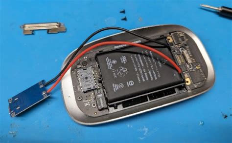 苹果妙控鼠标改前置 Usb C 接口，还有3d打印鼠标壳，更符合人体工学 发烧友