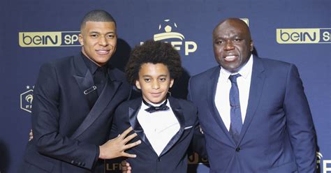Kylian Mbappé Avec Son Frère Ethan Et Son Père Wilfried Wilfrid Au