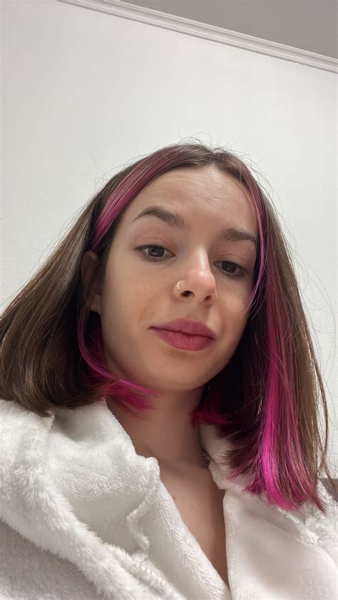 TW Pornstars Emily Twitter Пів вихідного дня витратила на