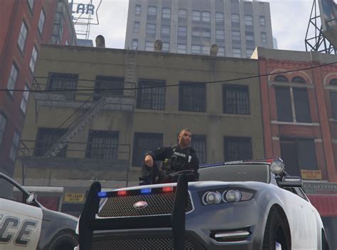 Small Police Officer [add On Ped] Gta5