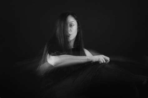 Emaa Lansează Un Nou Album Despre Experiențele și Emoțiile Umane The Woman Magazine