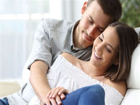 Relationship Tips मर्द अपनी पत्नी को खुश करने के लिए कर लें बस ये 5