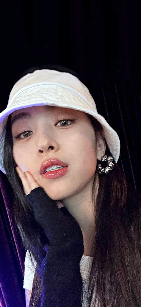 Itzy Ryujin Wallpaper Itzy Lockscreen Wallpaper