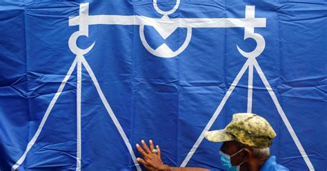 Malaysia S Ruling Coalition Says It Accepts Election Results Reuters