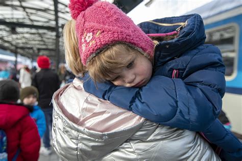 ЄС на рік продовжить тимчасовий захист для українських біженців до березня 2024 Proukrainu