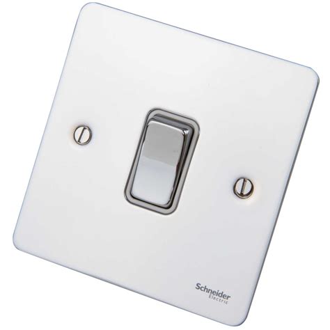 Schneider Get Ultimate Flat Plate 16a 1 Gang Intermediate Switch White