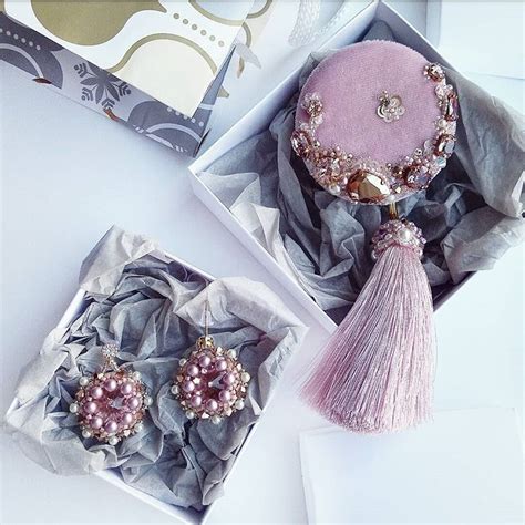 МОРЕ СОННОЕ ⠀⠀⠀⠀⠀⠀⠀⠀ Отражённый в водах бархат неба Звёздами простреленный навылет