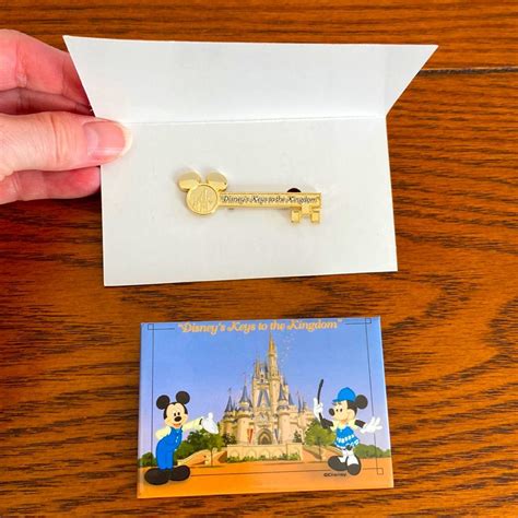 Very Rare Disney Key To The Kingdom”gold Tone Pin Andrectangle Shaped