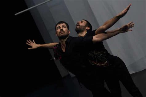 Daniel Linehan Flottant Sceneweb